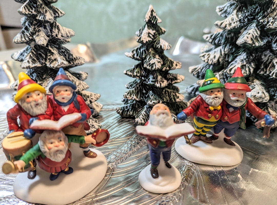 Dept 56 North Pole Sing a Song for Santa Heritage Village Collection ...