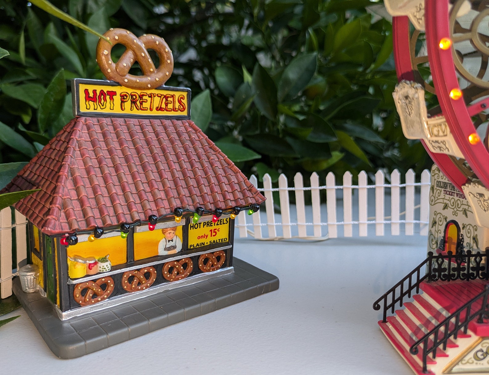Dept 56 Hot Pretzels Stand-christmas in the City-59415-baker Gift ...