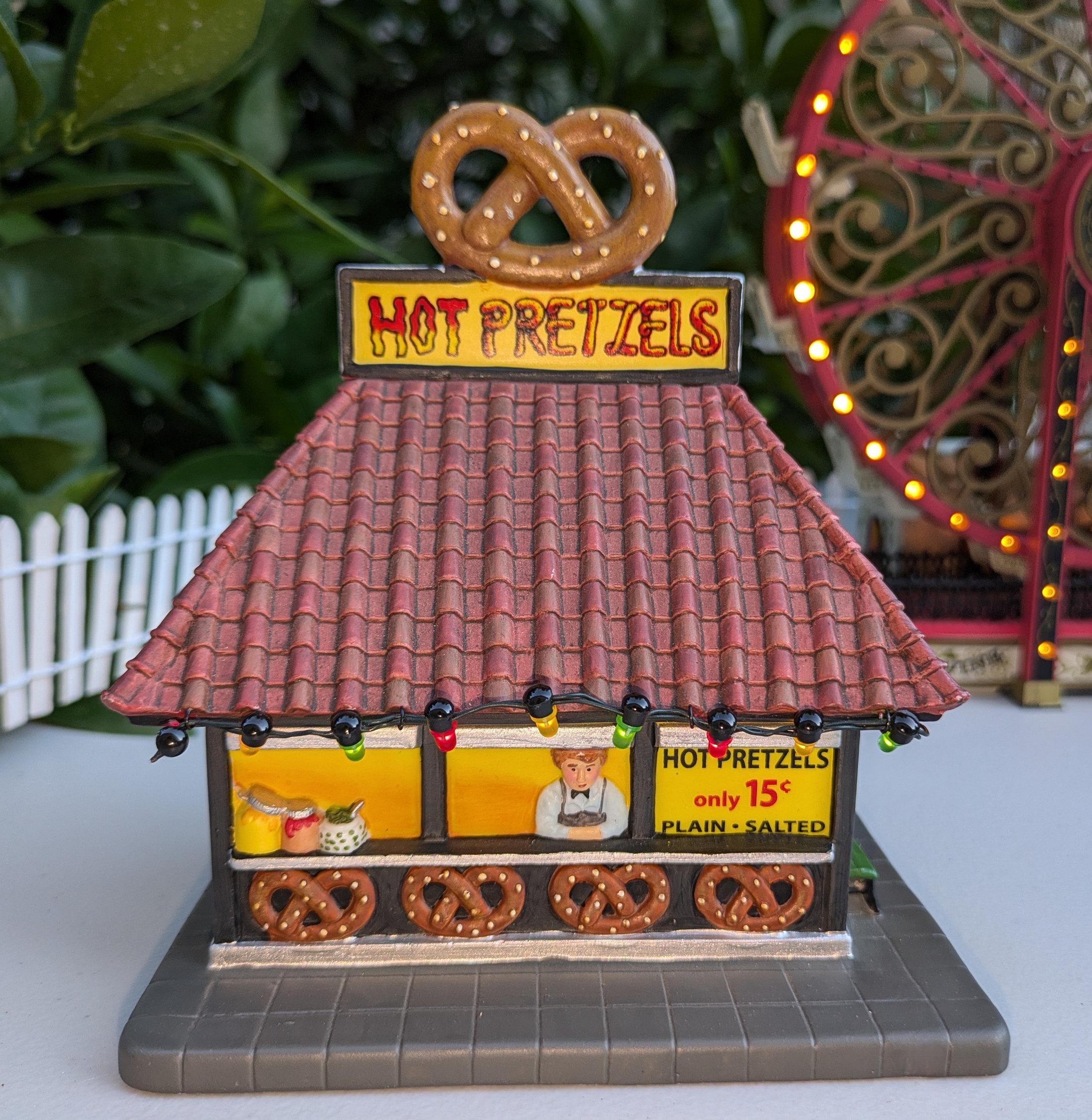Dept 56 Hot Pretzels Stand-christmas in the City-59415-baker Gift ...