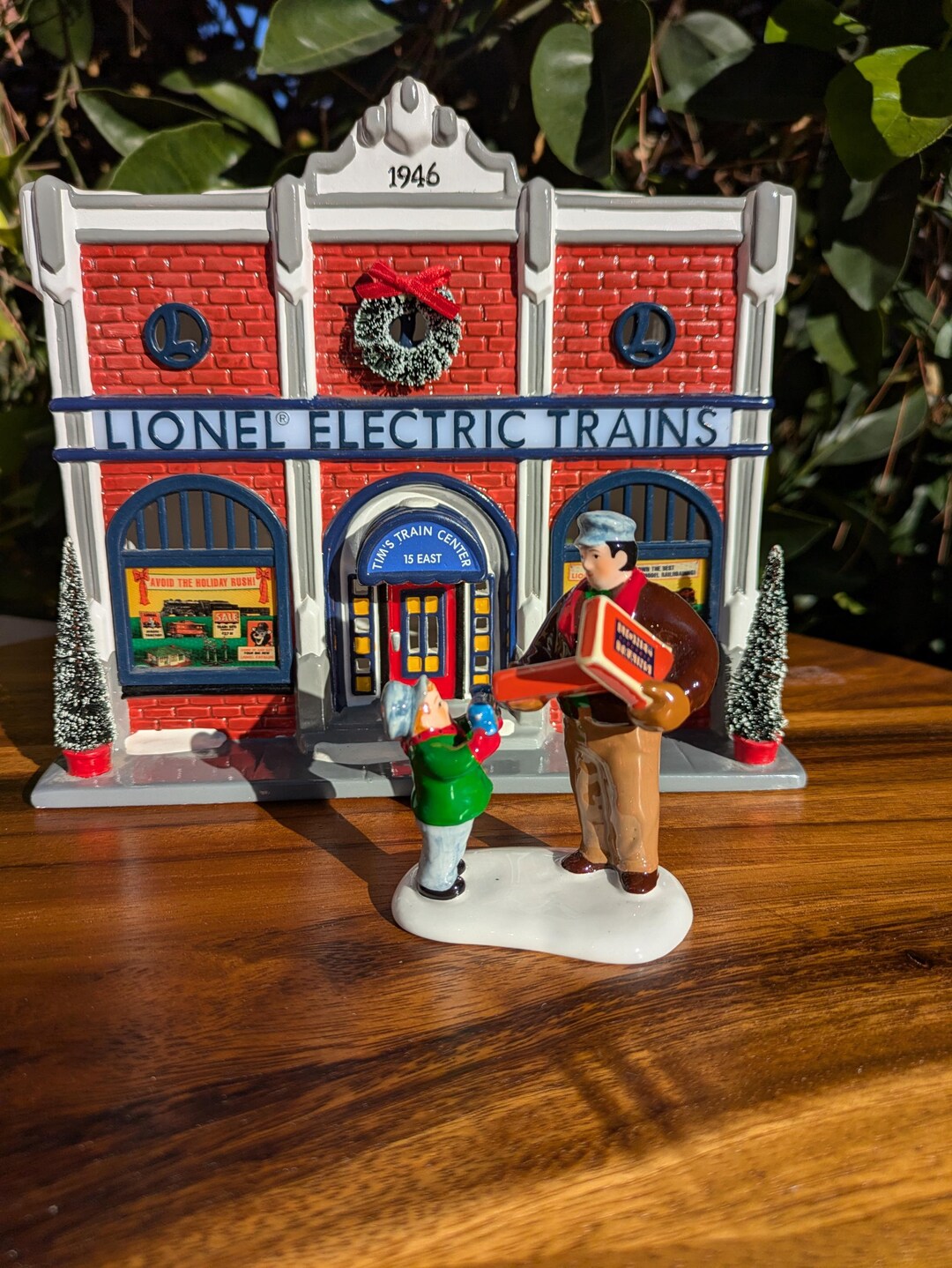 Dept. 56 Bundle Electric Train Shop With Figurines-train Centerpiece ...