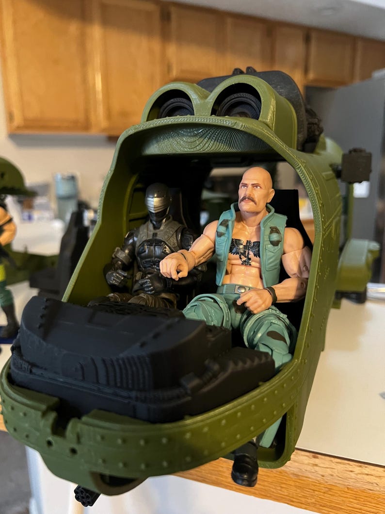 1/12 Scale Chinook Style Helicopter Model. (valaverse, Classified, ETC ...