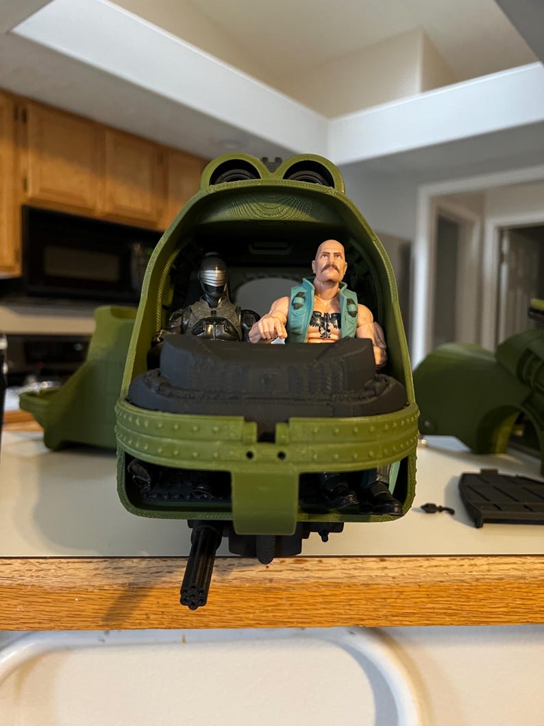 1/12 Scale Chinook Style Helicopter Model. (valaverse, Classified, ETC ...