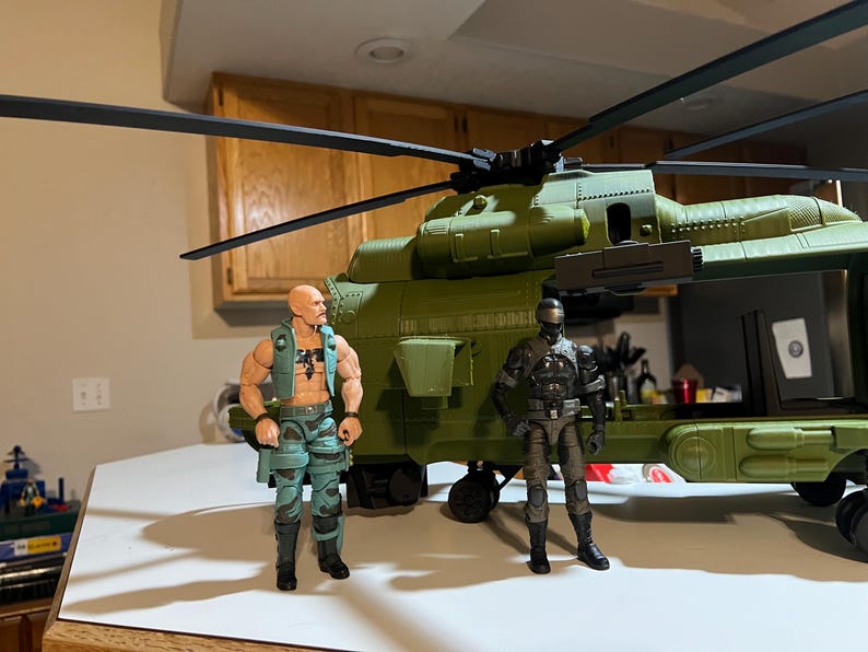 1/12 Scale Chinook Style Helicopter Model. (valaverse, Classified, ETC ...