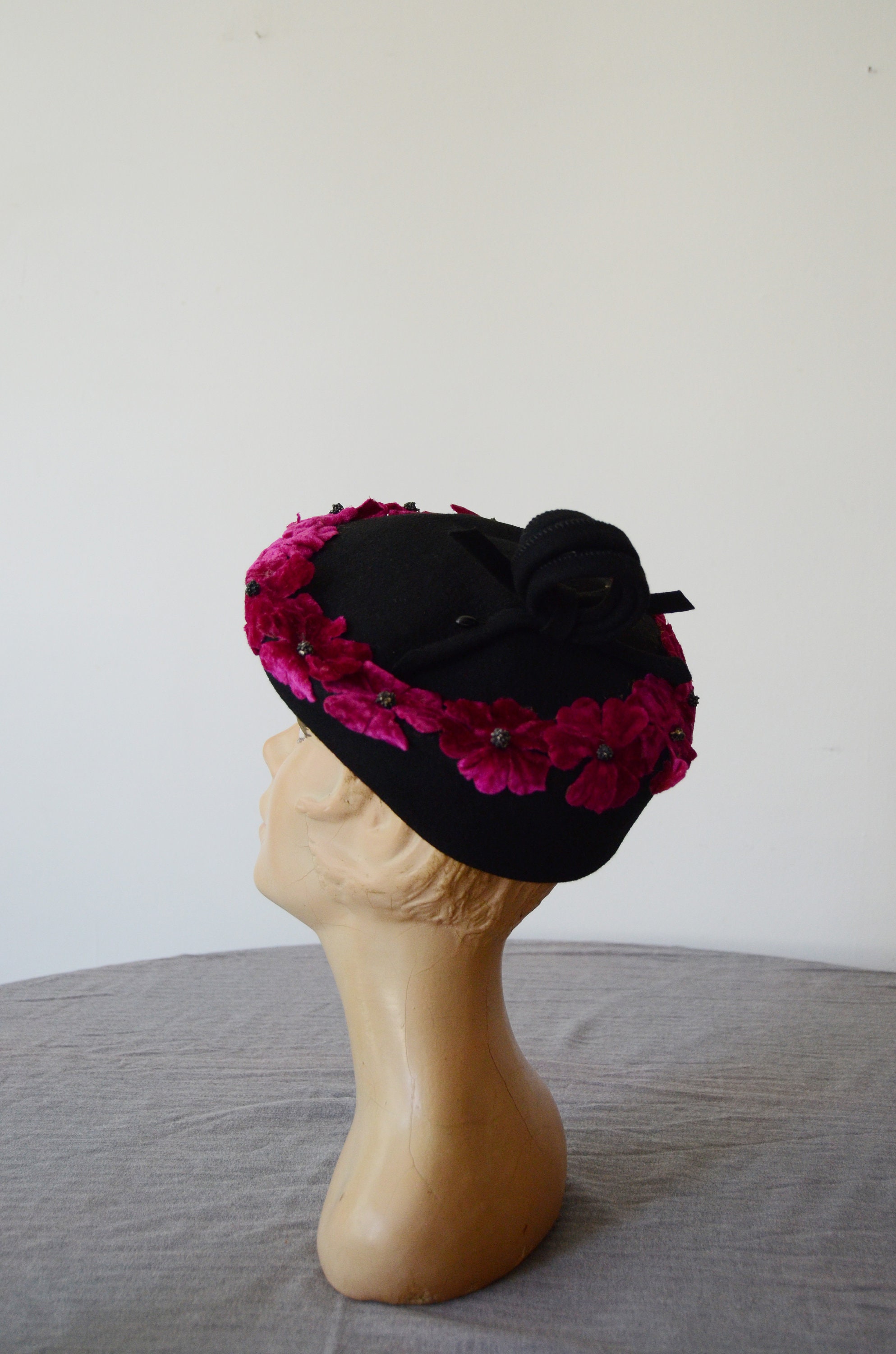 1940s Black Tilt Hat with Fuchsia Flowers
