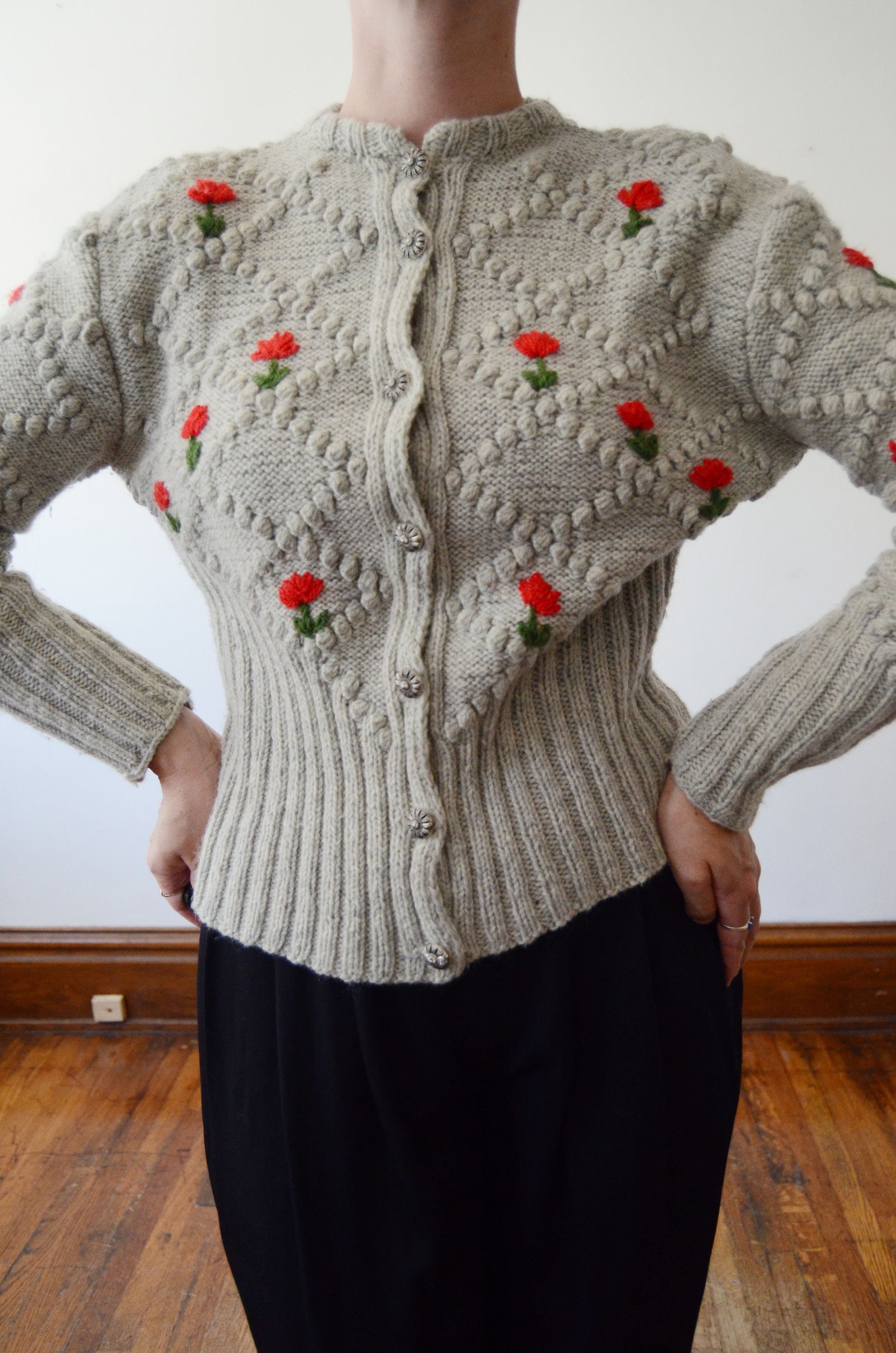 Austrian 1970s Grey Knit Popcorn Sweater with Red Flowers - M