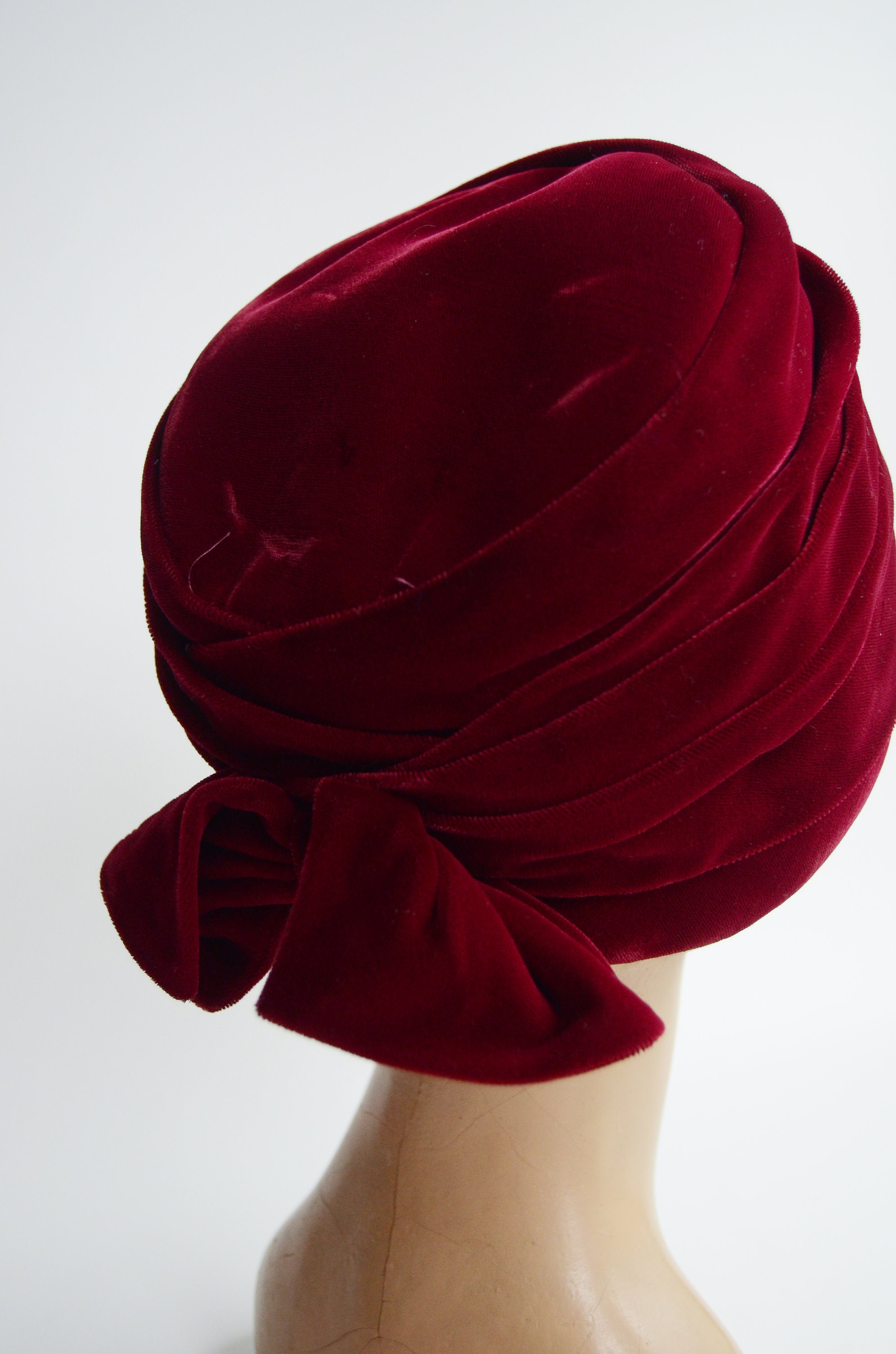 1960s Structured Velvet Turban