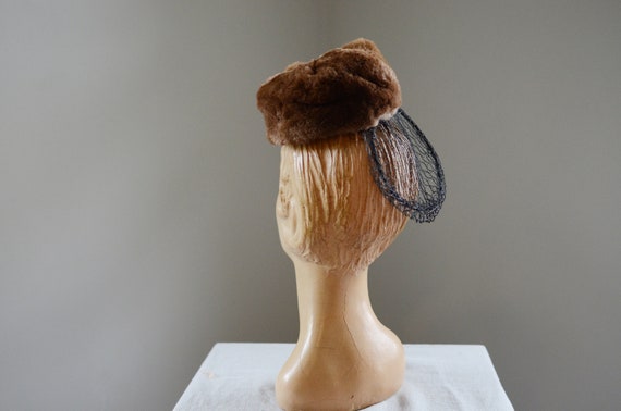 Roe Kauffman Fur 1940s Tiny Tilt Hat - Gem