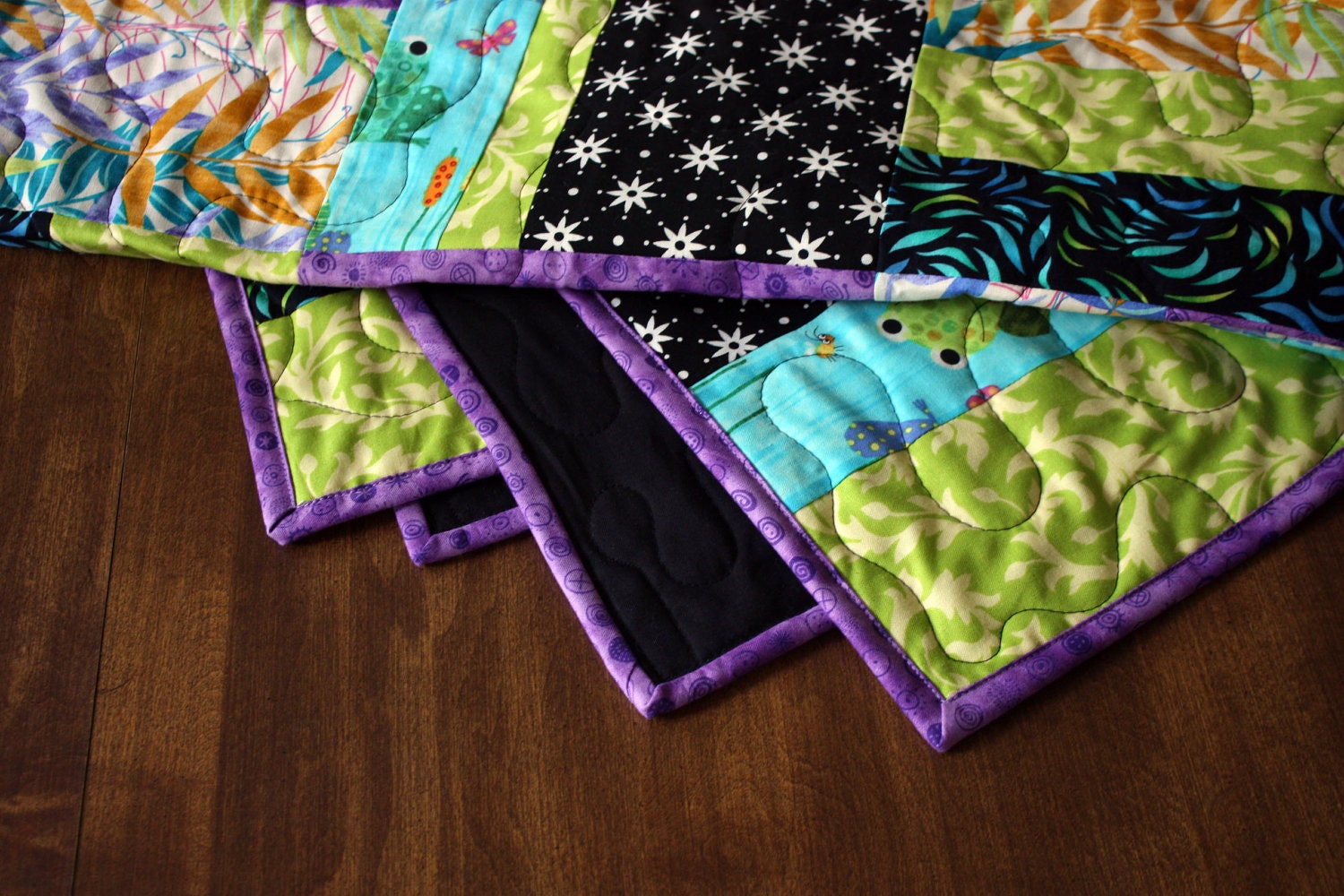 Childs Quilt // Modern Toddler Bed Quilt // Rail Quilt With Frogs ...