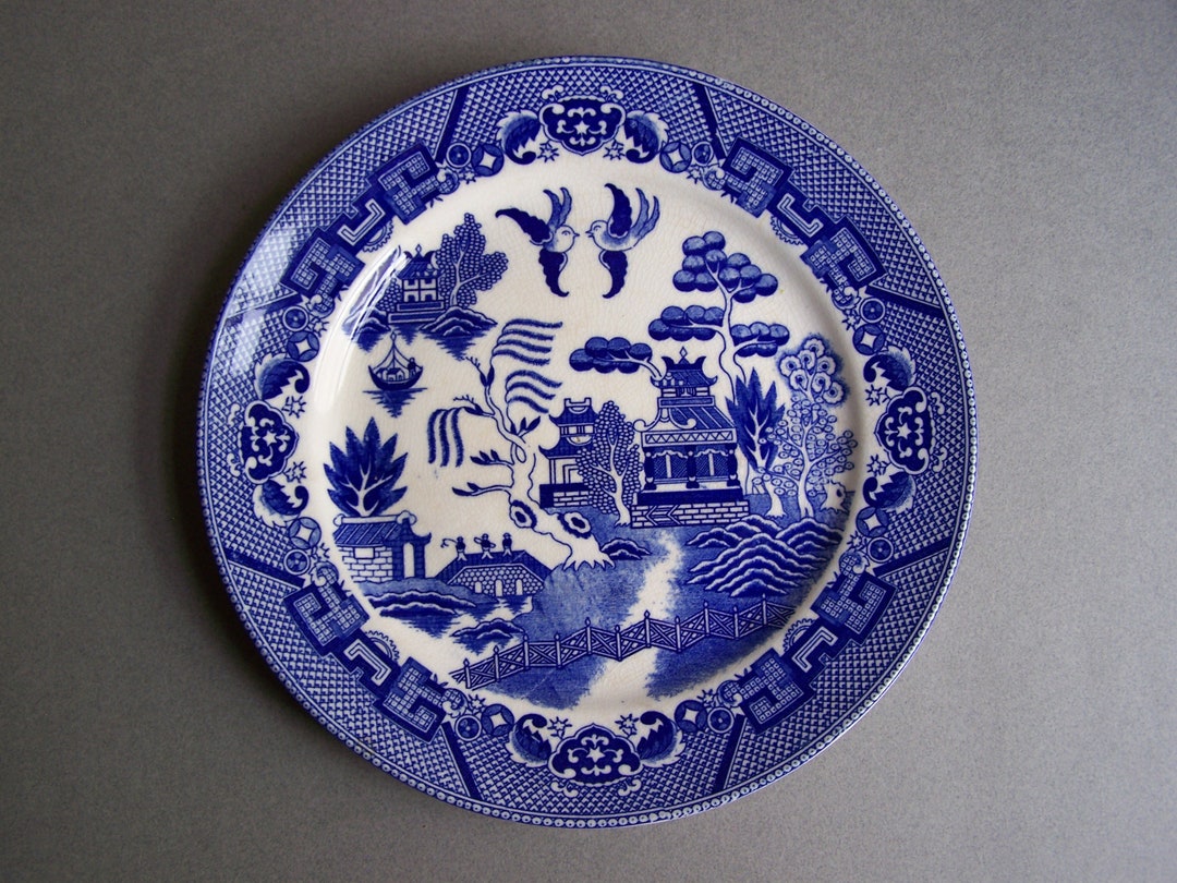 Vintage Blue & White Willow Pattern 9 Inch Plate / Japan - Etsy