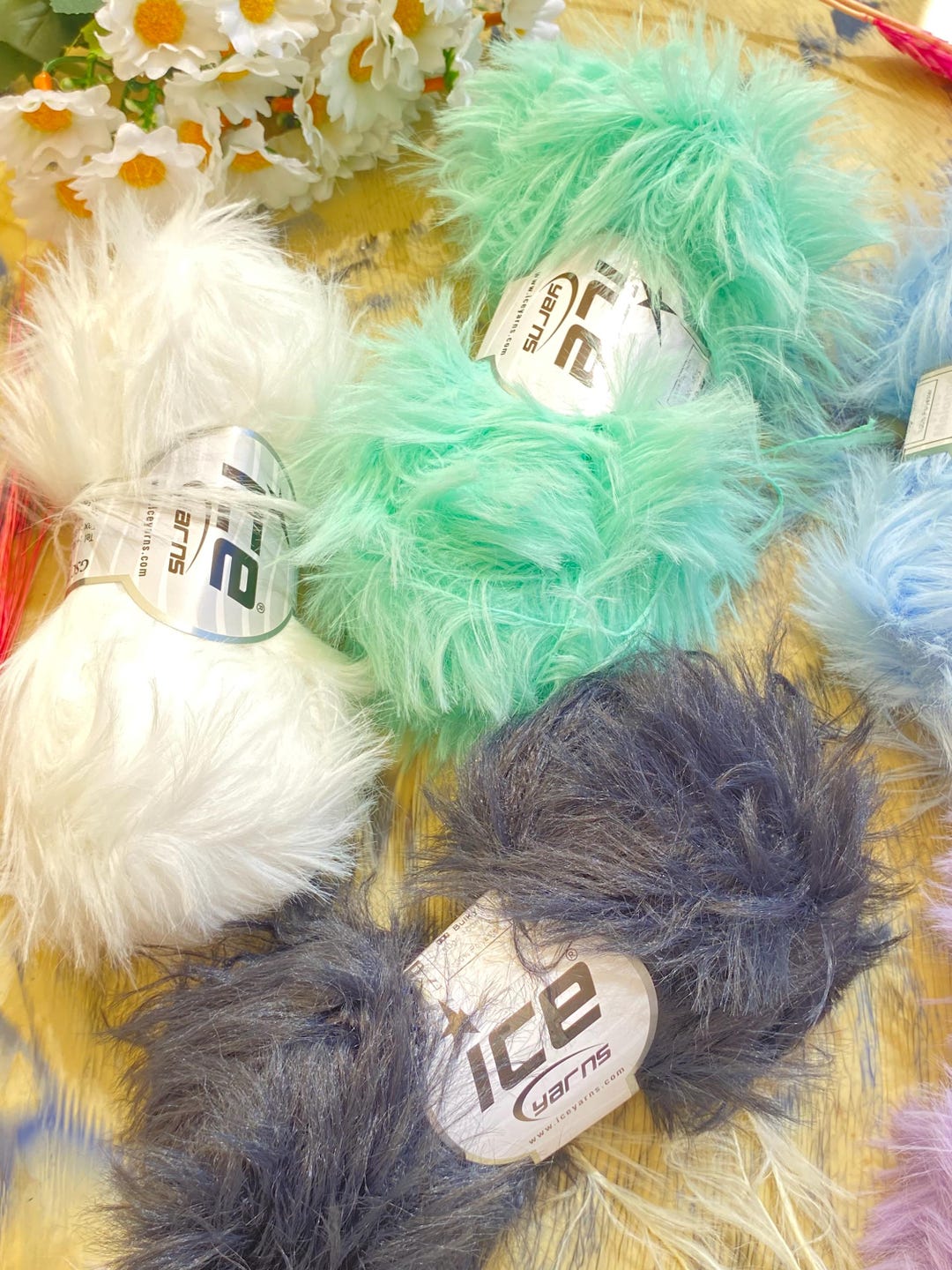 Faux Feather Fur Yarn, Ice Yarns, Soft Plush Yarn, Crochet Yarn, Fluffy ...