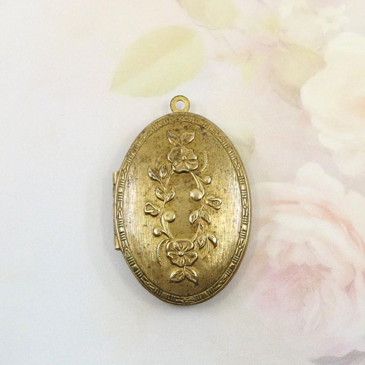 Brass Flower Locket, Oval Locket, Raw Brass, 1 Piece - Etsy
