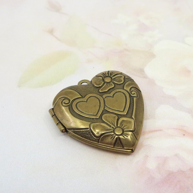 Brass Heart Locket, Flower Heart Locket, US Made, Antiqued Brass, 28mm ...