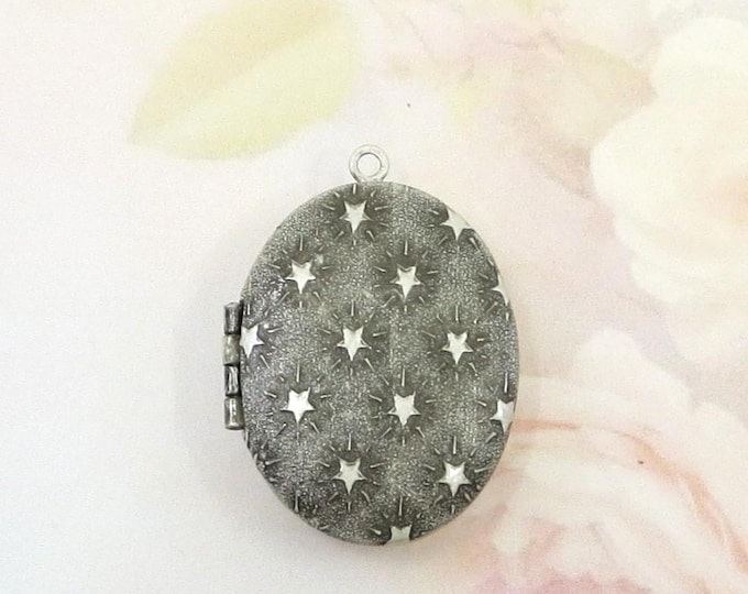 Brass Star Locket, Deep Locket, Antiqued Silver, Oval Locket, US Made ...