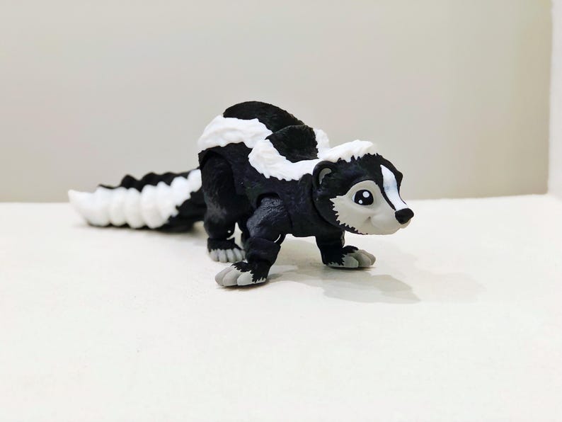 Articulated 3d Printed Skunk - Fidget Toy - Desk Toy - Skunk Toy - Zoo ...