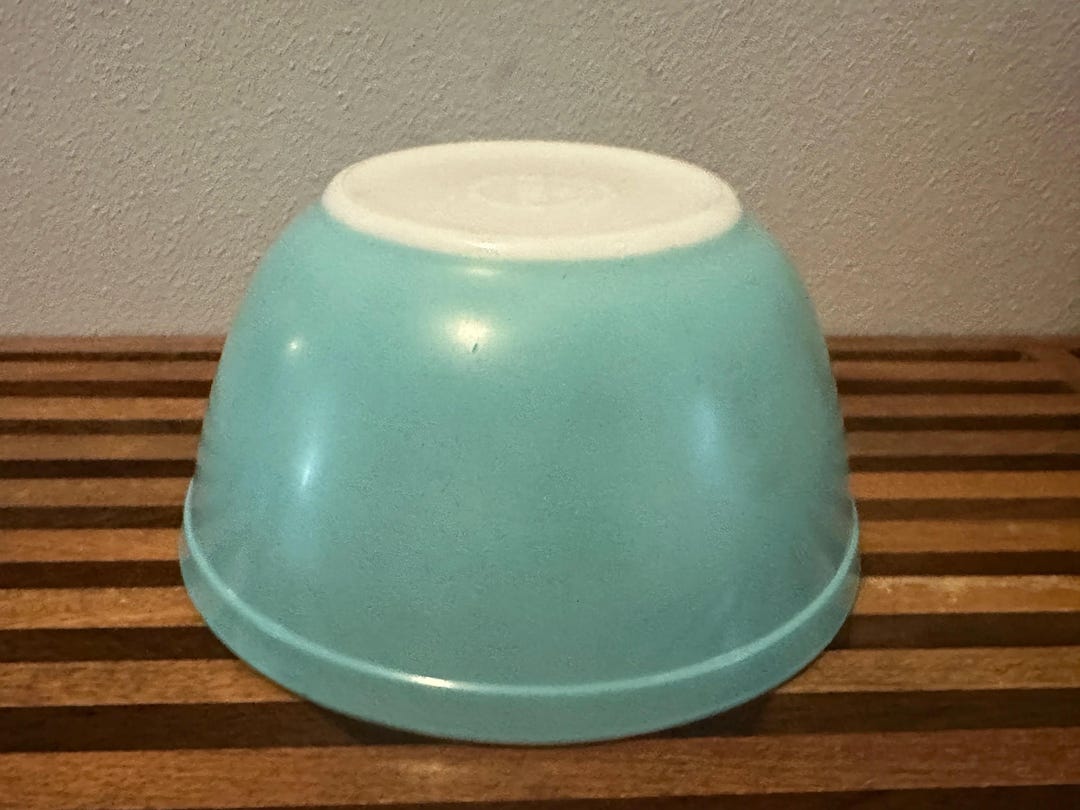 Vintage Pyrex Aqua / Robins Egg Blue 402 Mixing Bowl - Etsy