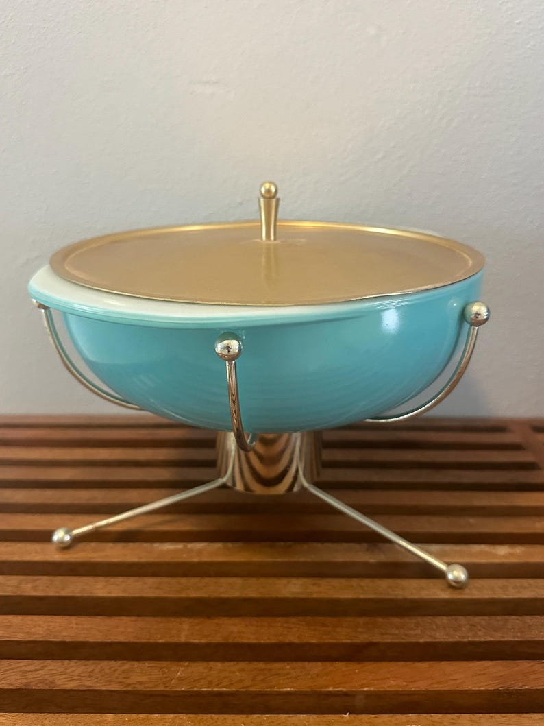 Vintage Pyrex Super Deluxe Casserole Dish and Cradle 1950s UFO SUPER ...