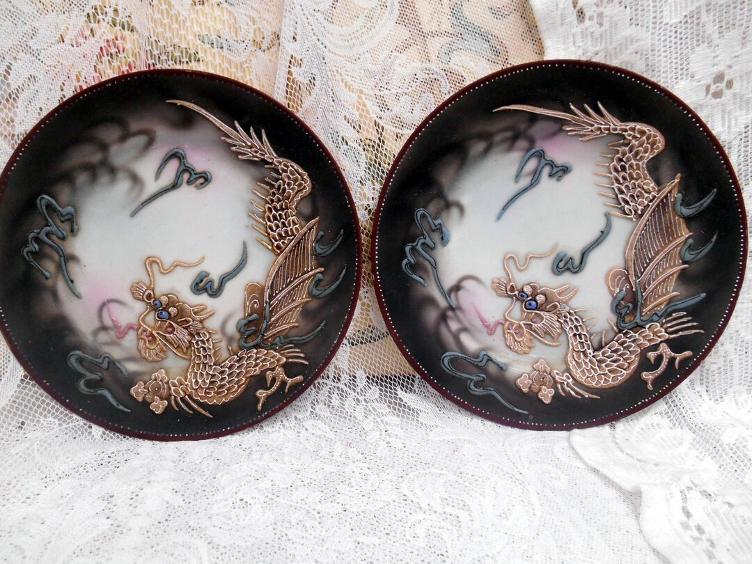 TWO Excellent Vintage 1926-1941 Japanese Moriage Shadow Dragonware 7 1/ ...