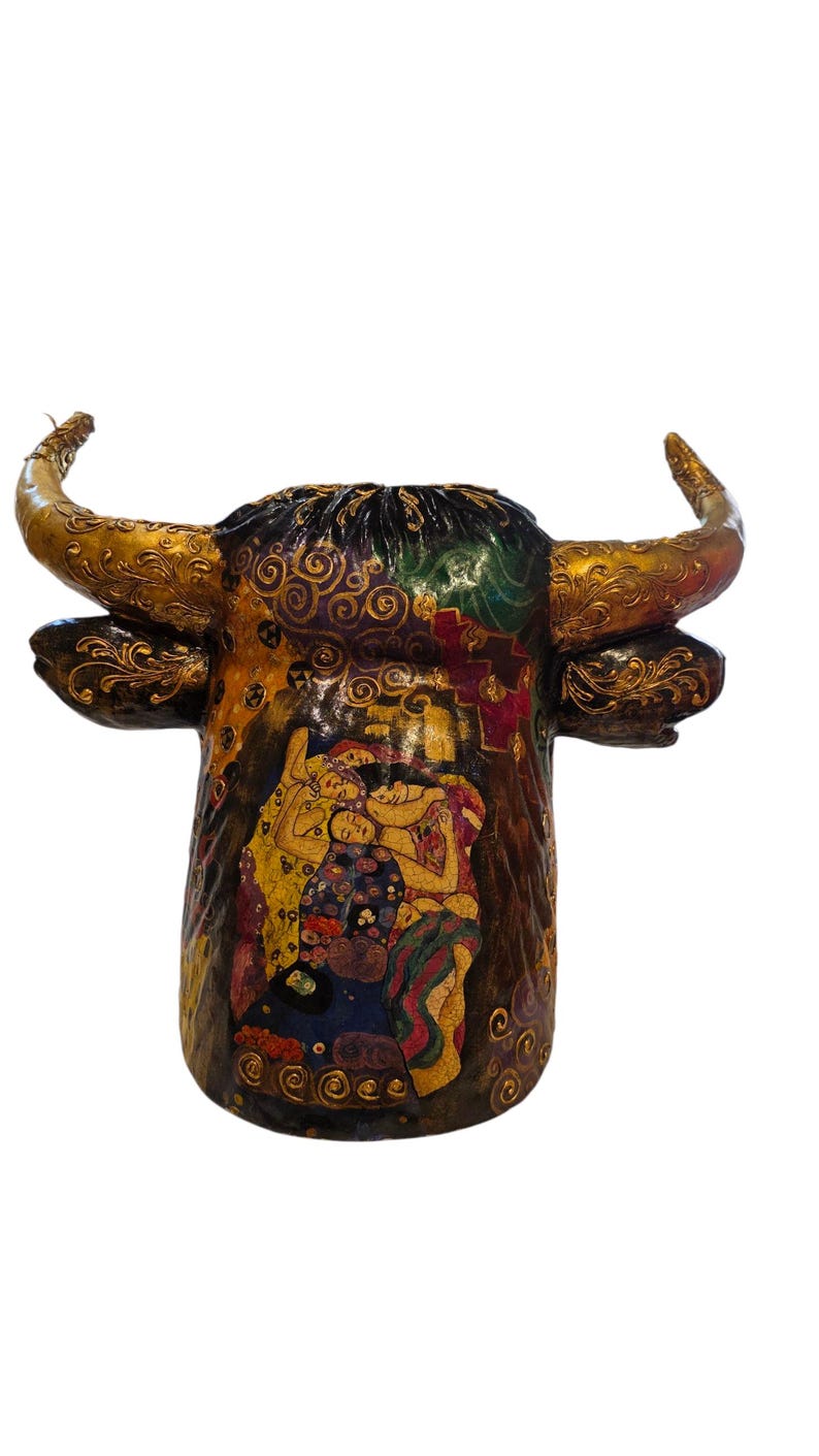 Scultura toro in cartapesta | Maschera toro Klimt | Maschera veneziana ...
