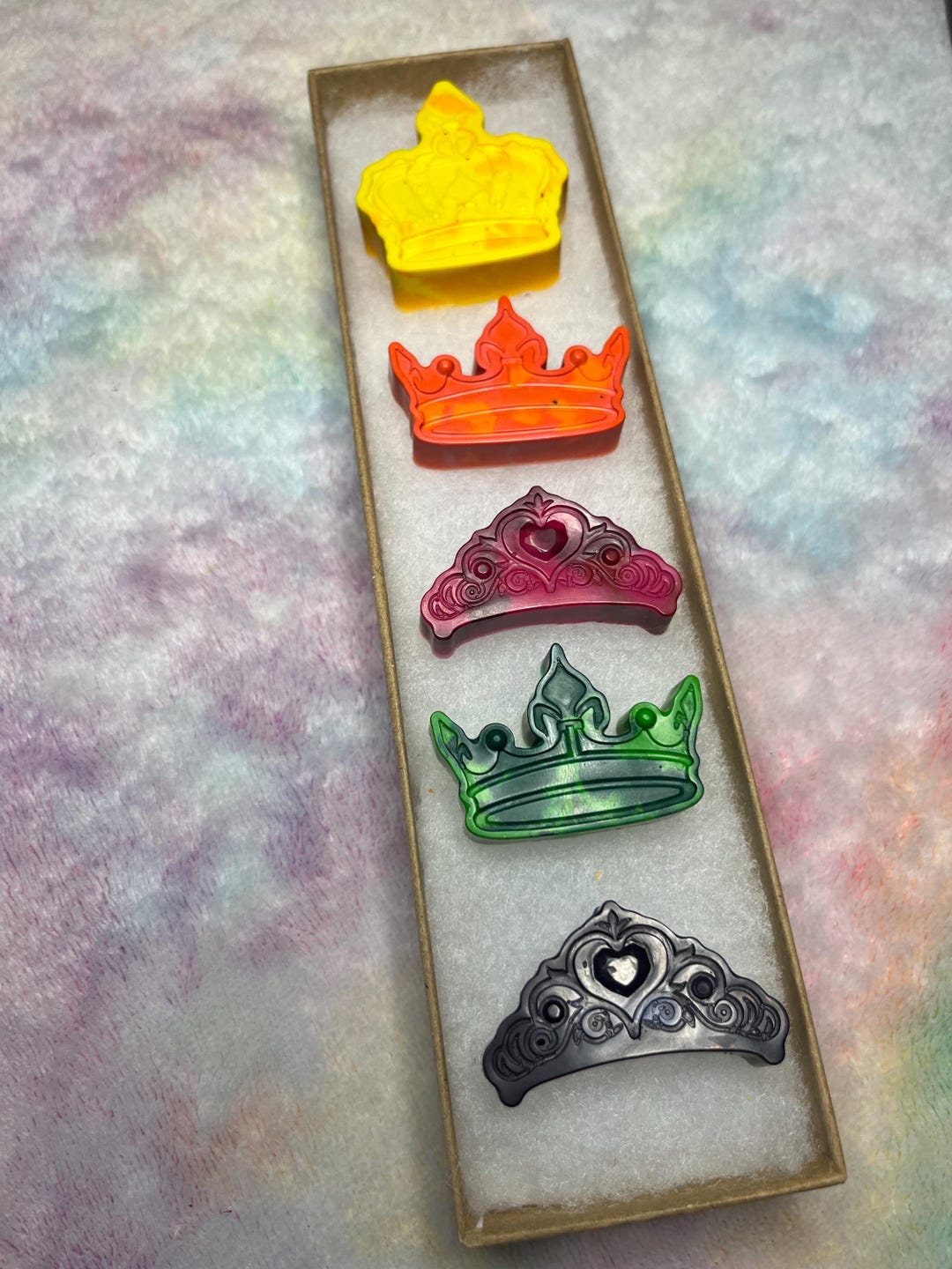 Crown and Tiara Crayons, Party Favors, Kindergarten Graduation Gift - Etsy