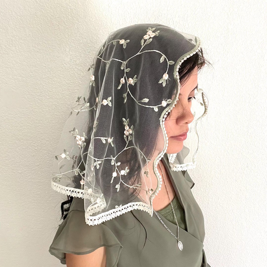 Veil for Girls - Traditional Catholic Chapel Veil - Small Floral Child ...