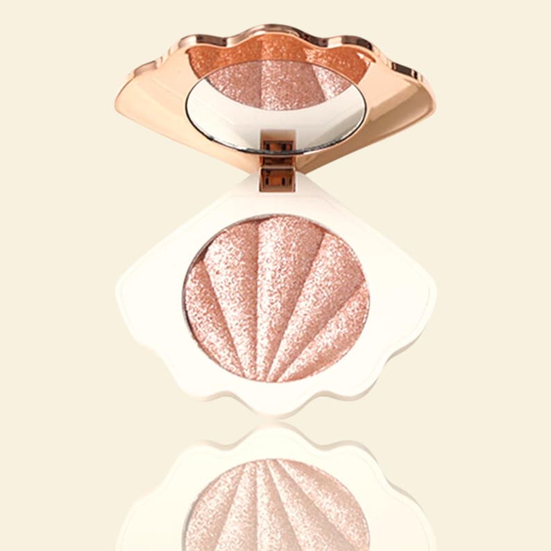 Shell Highlighter With Mushroom and Tear Drop Sponge - Etsy