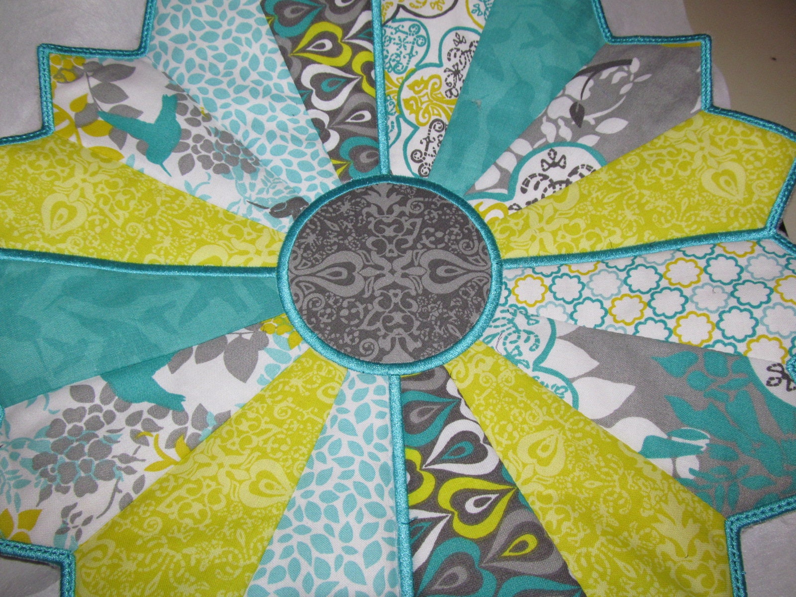 Machine Embroidery Design-in the Hoop-dresden Plate- Placemat, Table ...