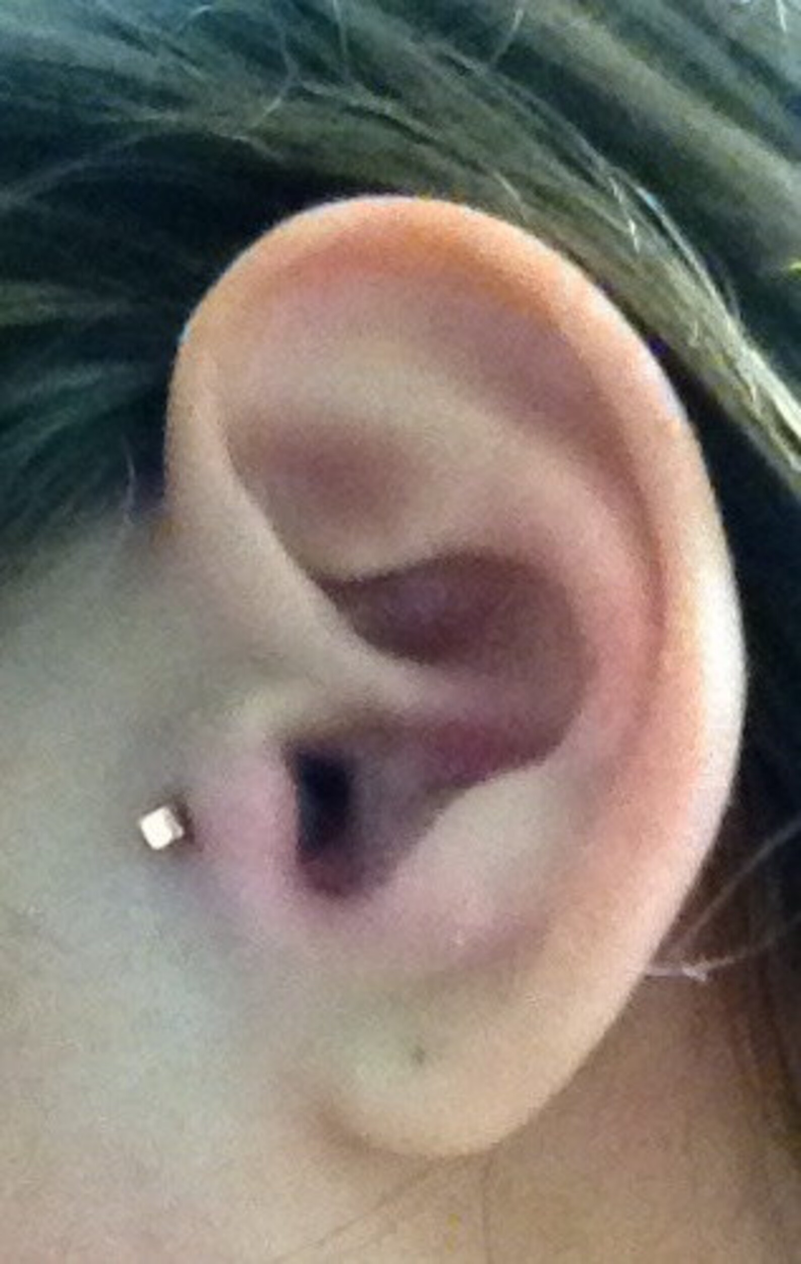 Tragus Stud "simply Elegant" - 18k SOLID Yellow Gold With a 1.5mm E-F ...