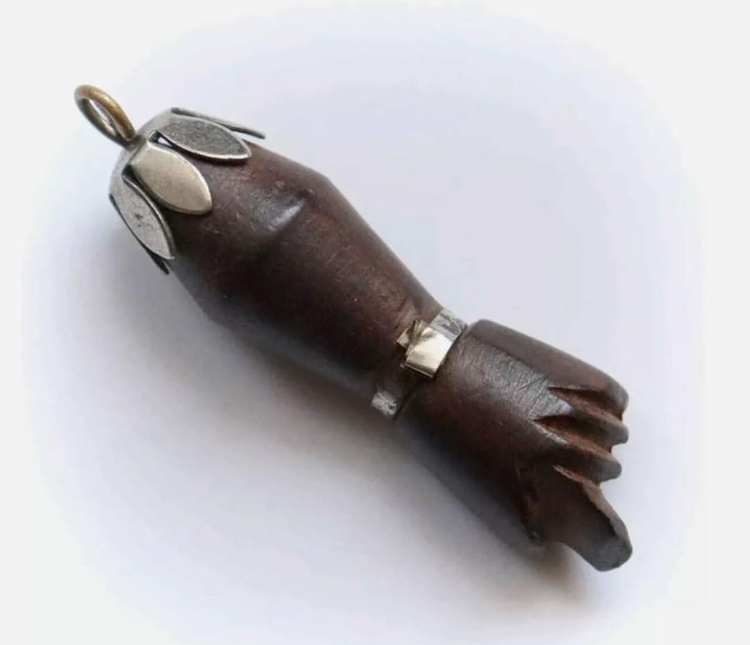 MANUFICA - MANUS FICA: Vintage Apotropaic Pendant Amulet, Wood and ...