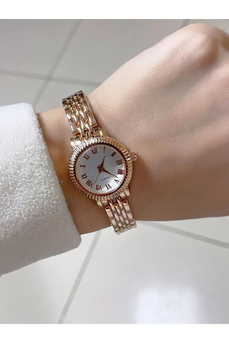 Vintage Gold Colour Minimal Womens Watch With White Dial, Vintage Watch ...