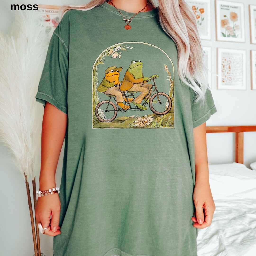 Frog and Toad Shirt: Cottagecore Book Lover Tee - Etsy
