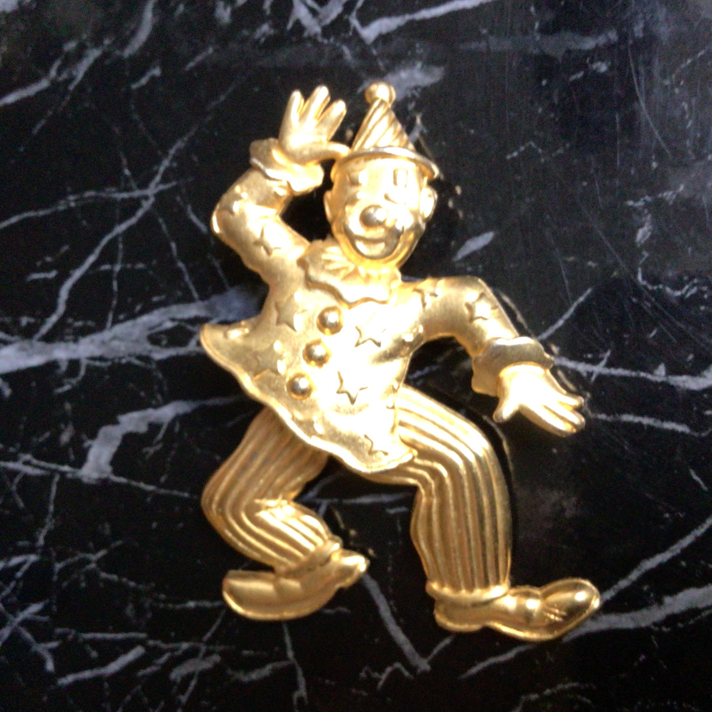 Vintage JJ Gold Tone Clown Brooch Playful Circus Clown Pin With Star ...