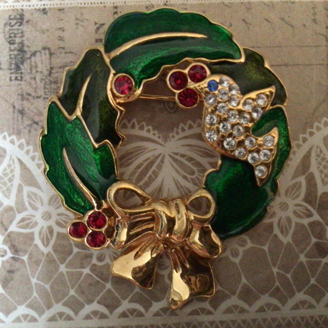 Vintage Signed MONET Christmas Wreath and Peace Dove Brooch With Enamel ...
