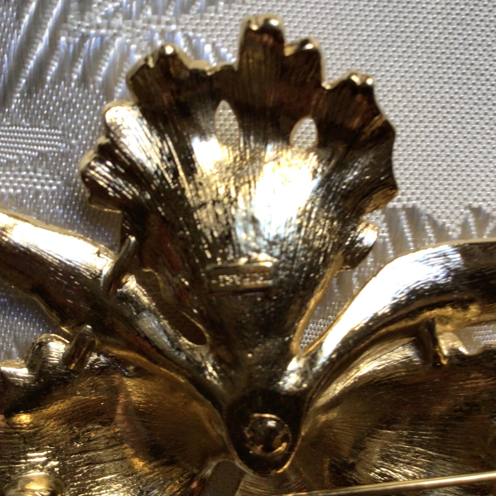 Vintage Signed TRIFARI T Gold Tone Big Orchid Flower Brooch/pin - Etsy