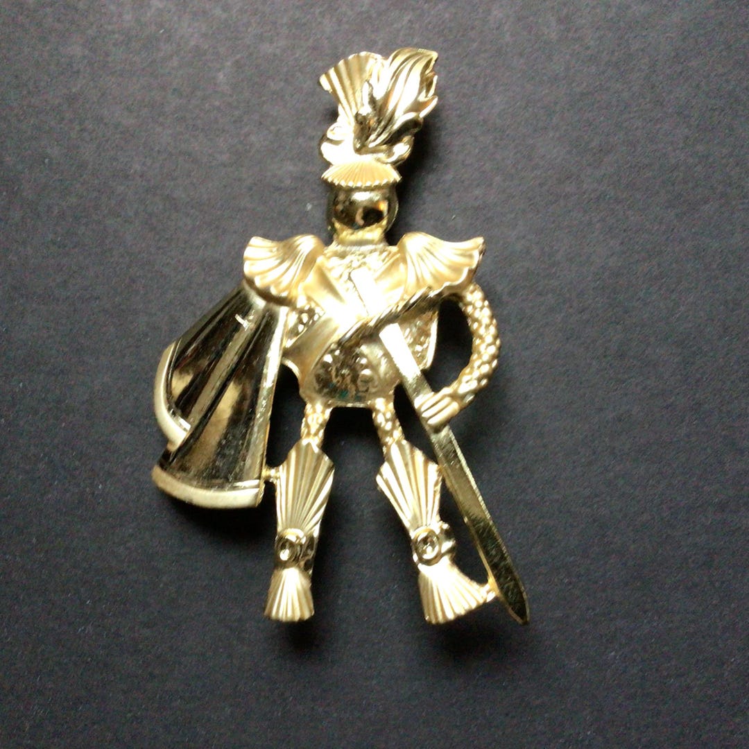 Vintage AJC Gold-tone Knight Brooch - Medieval Warrior Pin - Detailed ...