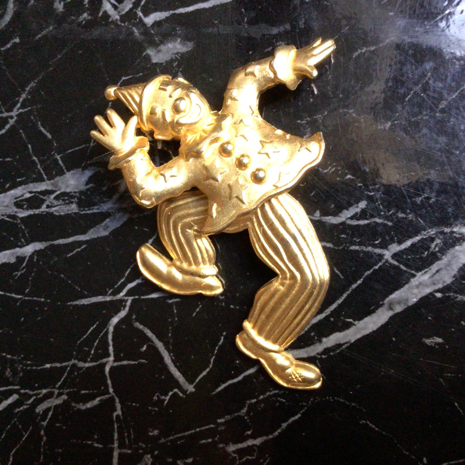Vintage JJ Gold Tone Clown Brooch Playful Circus Clown Pin With Star ...