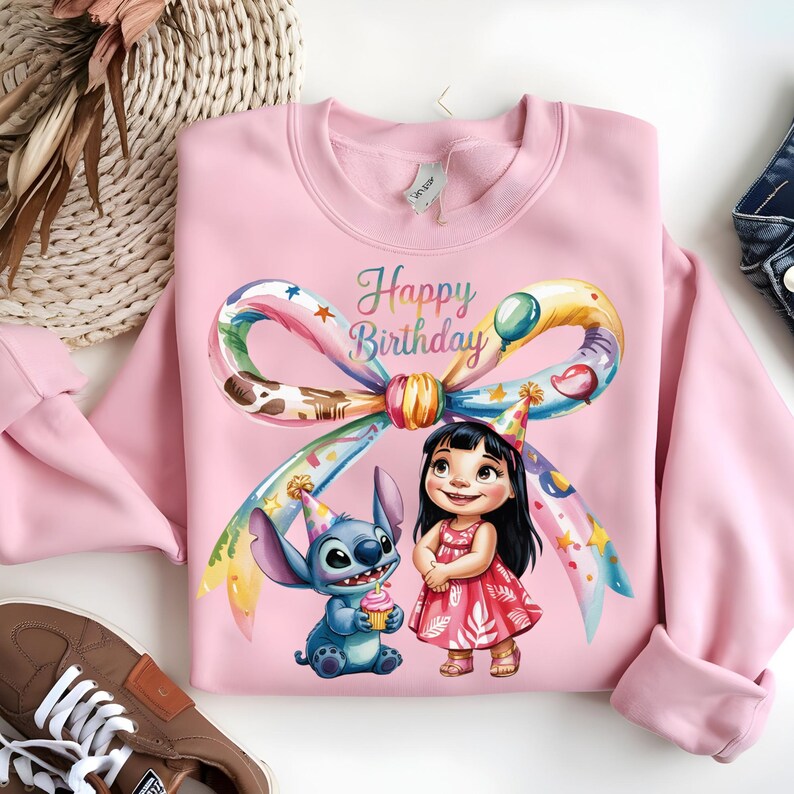 Lazo de cumpleaños de Lilo y Stitch PNG: Clipart de dibujos tropicales ...