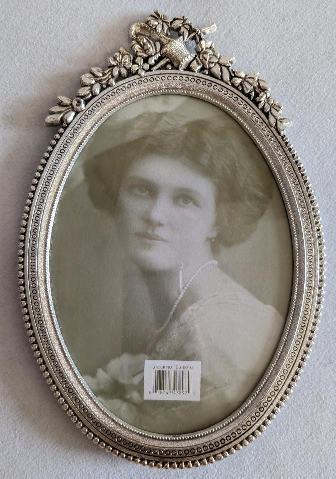 Vintage-inspired Oval Floral Picture Frame Silver Metal Standing ...