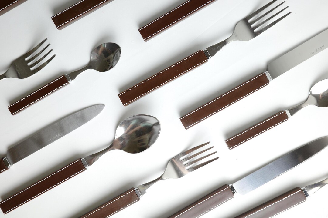 AM.PM 24-piece Stainless Steel Cutlery Set: Brown Stitch Handle ...