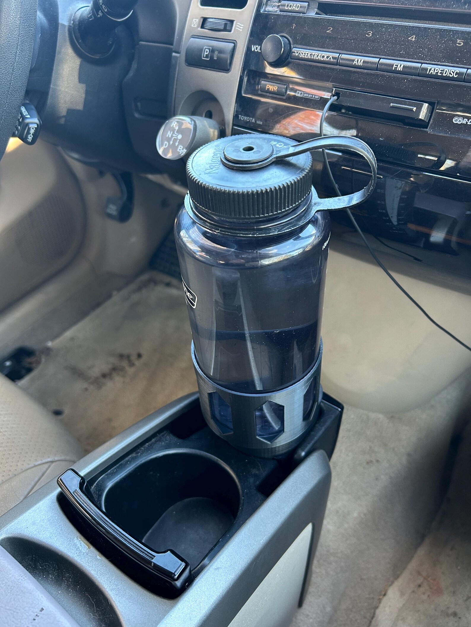 Prius Gen 2 (04-09) Cupholder Adapter for Nalgene Bottles - Nalgene ...