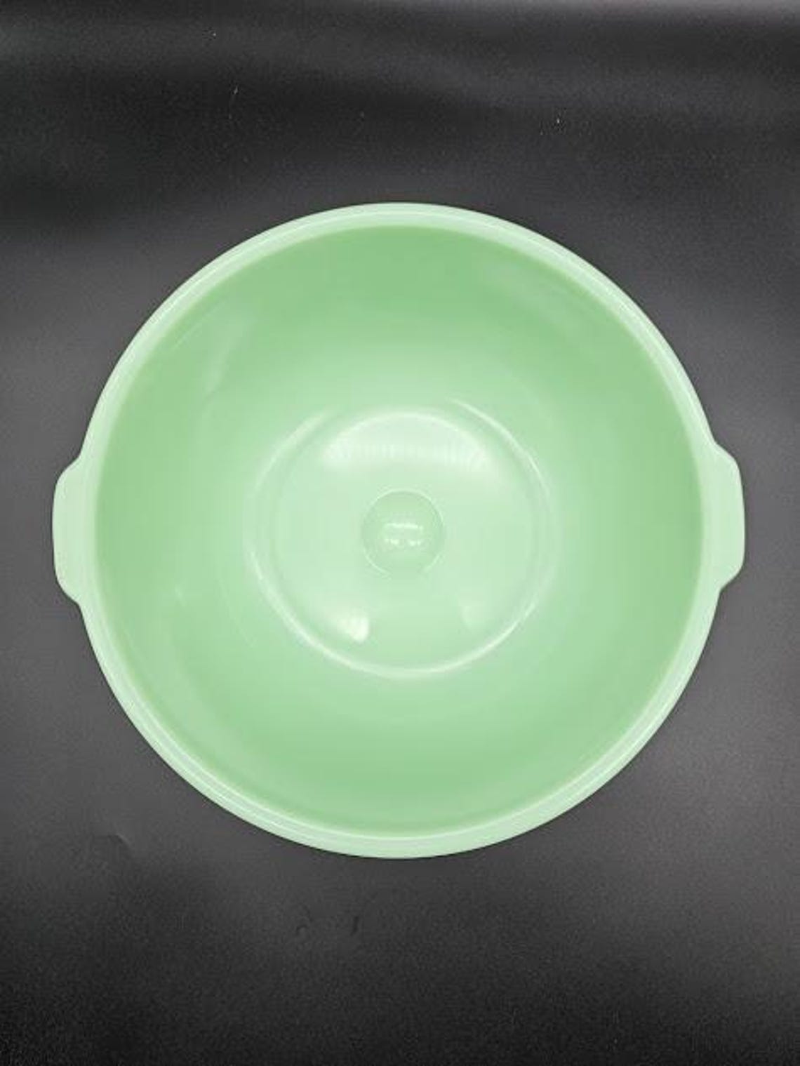 Vintage 10-inch Jadeite-style Uranium Glass Mixing Bowl Glows Under UV ...