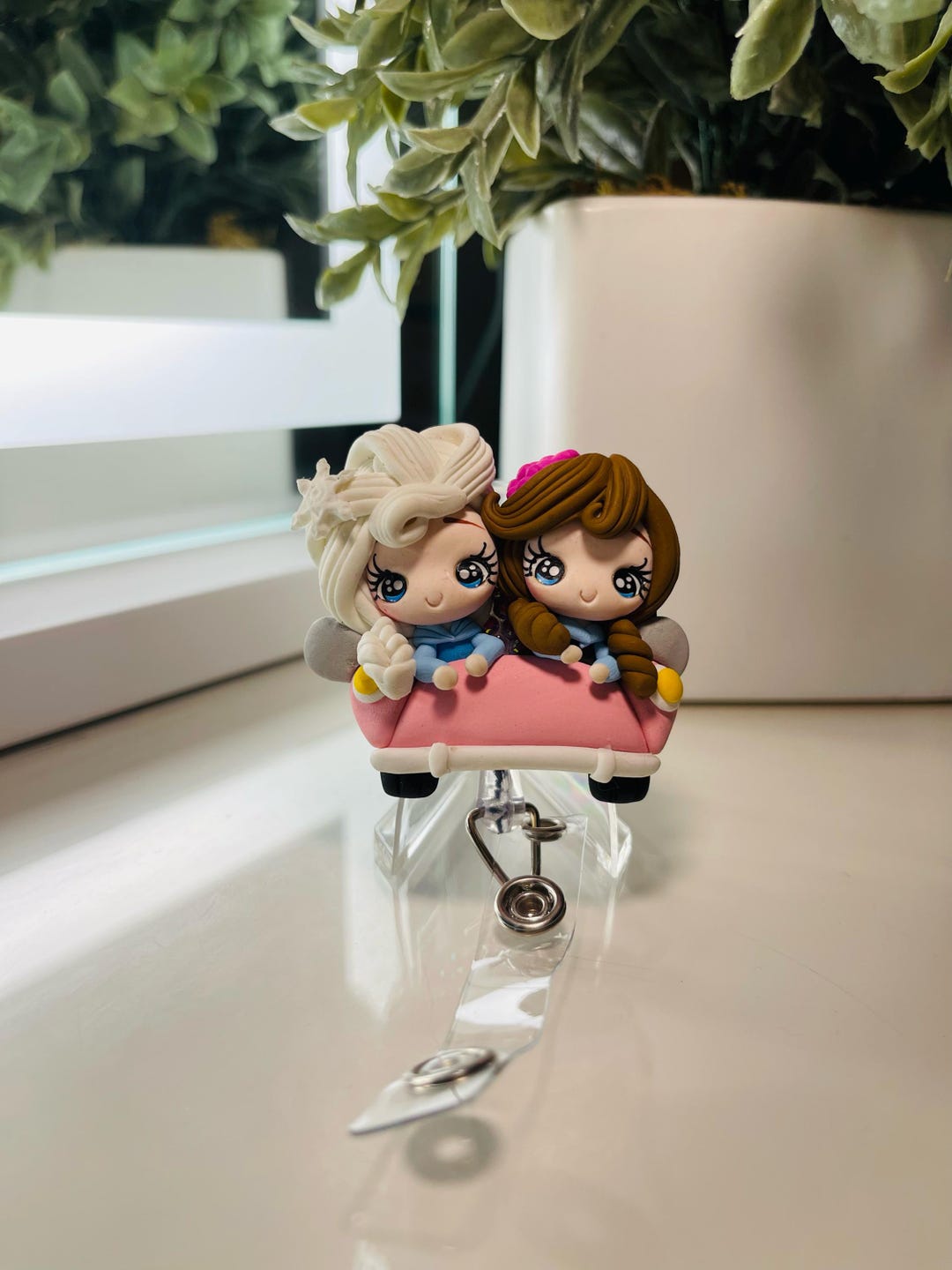 Elsa and Anna Badge Reel, Disney Badge Reel, Frozen, ID Holder - Etsy