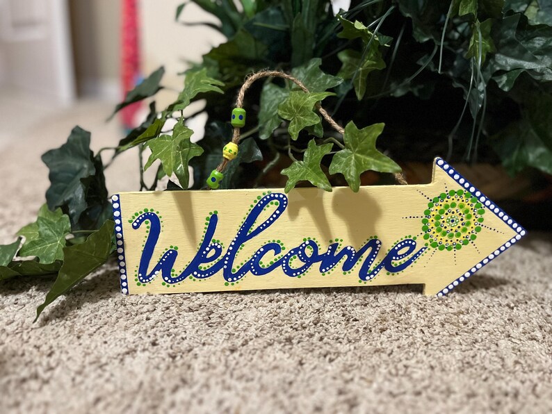 Hand Painted Arrow Welcome Sign - Etsy