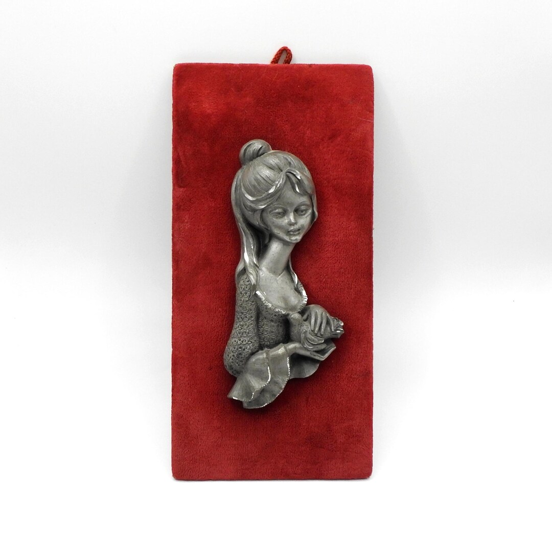 Vintage Les Etains Du Galion Pewter 3D Red Velvet Base Wall Plaque ...