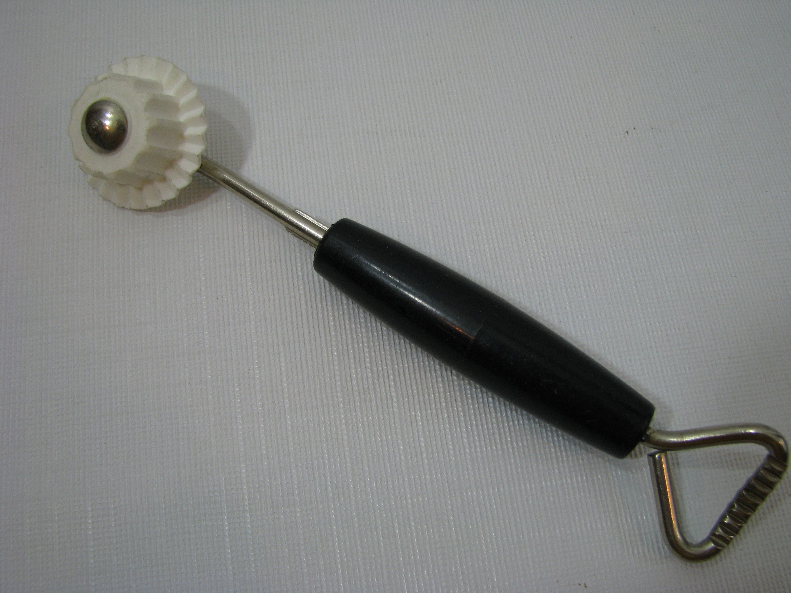 Pie Crust Trimmer