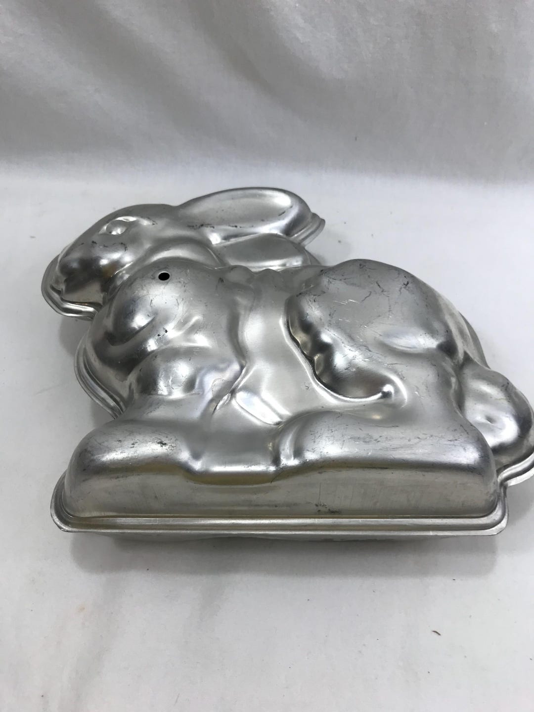 Vintage 3D Easter Bunny Rabbit Cake Pan Baking Mold Aluminum 2 Piece - Etsy
