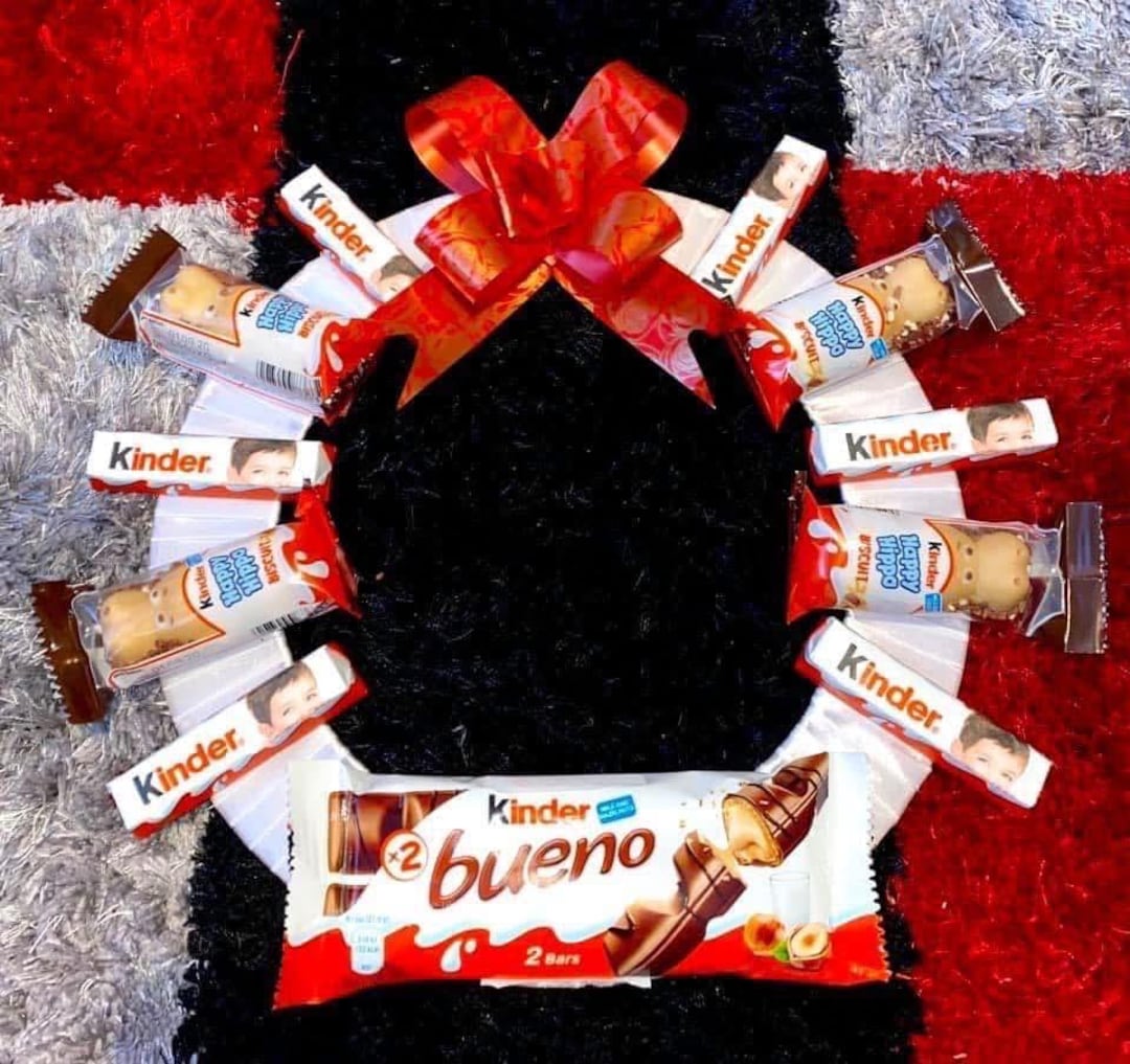 Chocolate Wreath Kinder Bueno Hippo Bouquet Gift Hamper Christmas Xmas ...