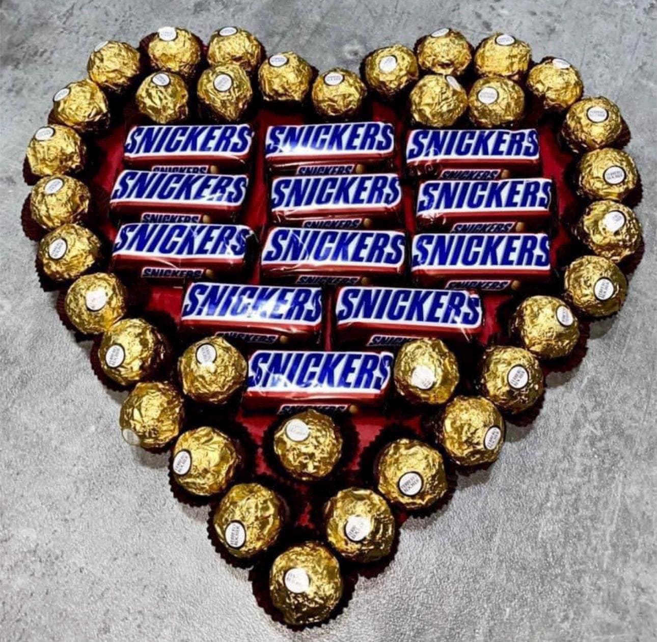 Large Ferrero Rocher Snickers Chocolate Heart Platter Bouquet Gift ...