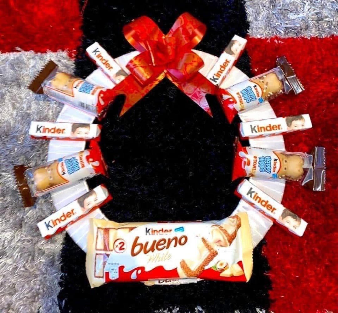 Chocolate Wreath Kinder White Bueno Hippo Bouquet Gift Hamper Christmas ...