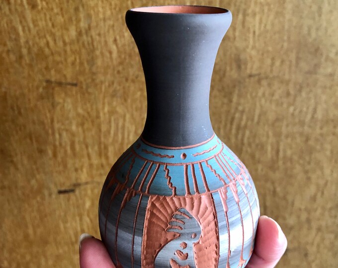 Beautiful Dennison Billy Navajo Pottery / Small Vase / Native American ...
