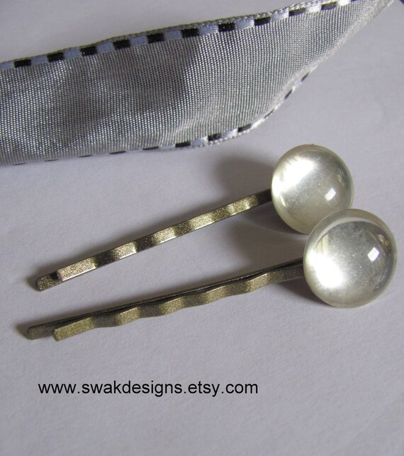 Items similar to Crystal Clear Vintage Bobby Pin Set - Handmade on Etsy